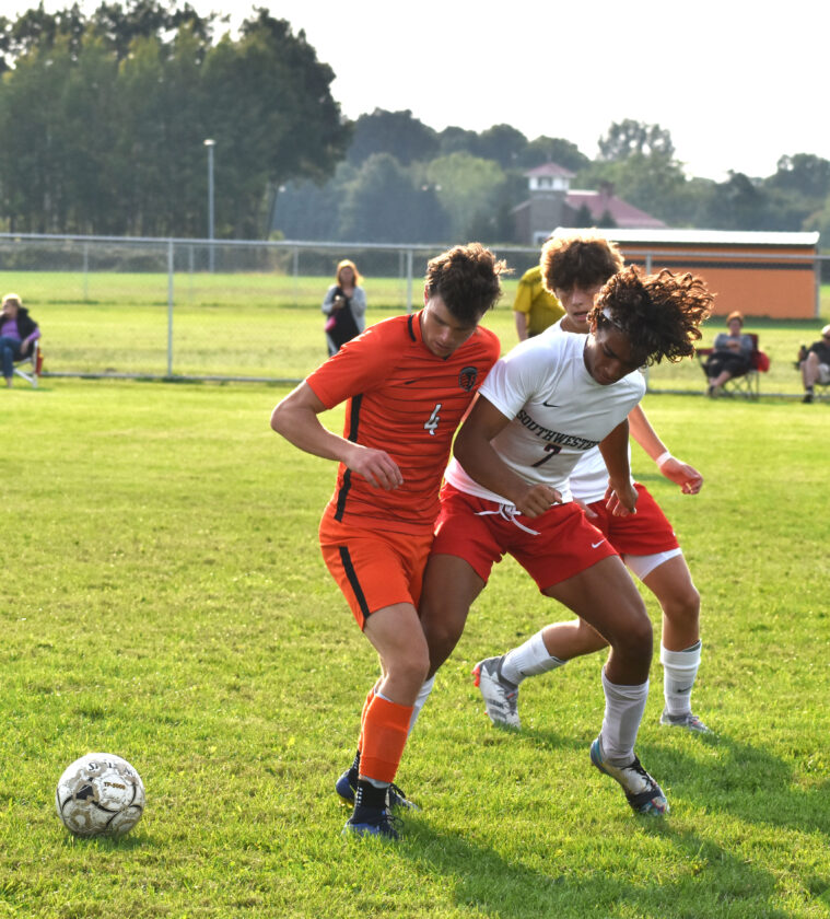 Heated contest | News, Sports, Jobs - Observer Today